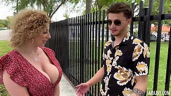 Big Dick Boy Toy Apollo Banks apprend à plaire à un couguar avec Sara