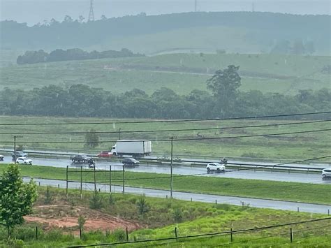 BR 116 Manhã chuvosa e obras causam transtornos na rodovia veja os