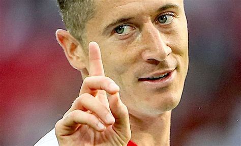 Robert Lewandowski Roztkliwi Si Przed Meczem Z Irlandi Pokaza
