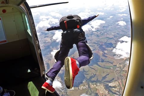 Man Jumps Out Of A Plane Without Parachute Clearance