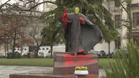 Ksiądz Arcybiskup Grzegorz Ryś o zbezczeszczeniu pomnika św Jana Pawła