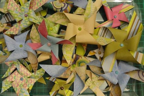 Moulin à vent en papier artisanal un véritable atout déco