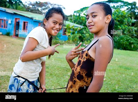 Filles Polyn Siennes Banque De Photographies Et Dimages Haute