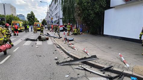 Wypadek w Warszawie Kierowca usłyszał zarzuty Poszkodowani są w