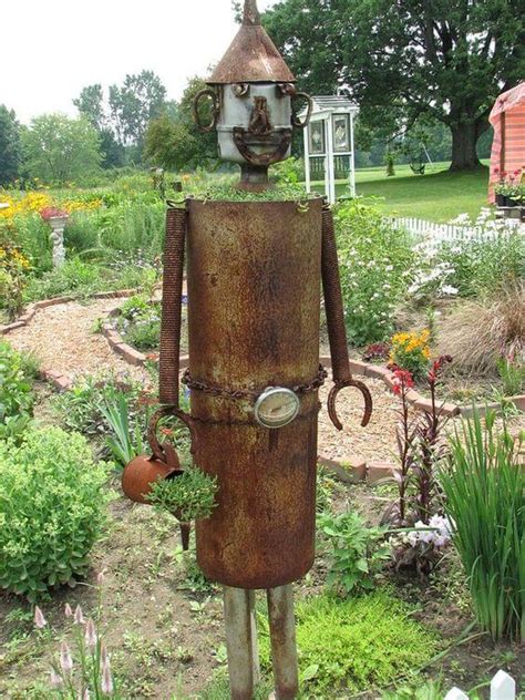 Diy Rusty Garden Junk Ideas
