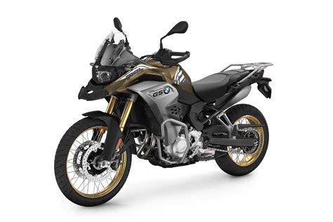 BMW apresenta modelo 2023 novas cores e equipamentos de série