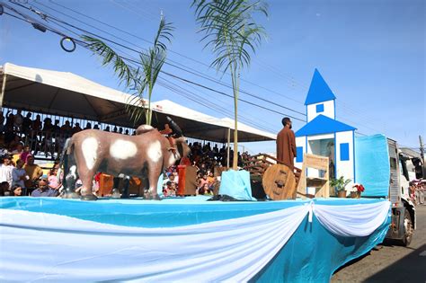 Prefeitura Municipal de Aparecida de Goiânia População celebra