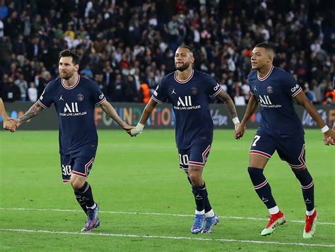 Messi Elaborates on Relationship With Neymar and Mbappé