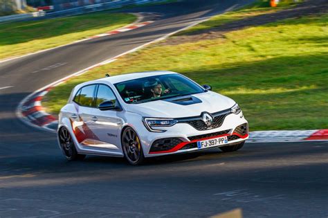 Fiche technique Renault Mégane RS Trophy R