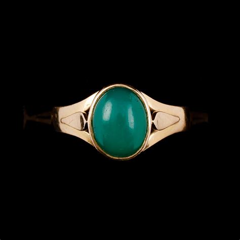 RING 18k guld med cabochonslipad grön sten C G Hallberg 1961 Total