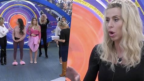 Valeria Marini Perde Le Staffe E Si Rifiuta Di Ballare In Seconda Fila