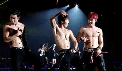 Choi Siwon Torse Nu
