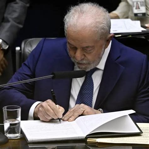 Decreto de Lula revoga normas que facilitavam acessos a armas e munição