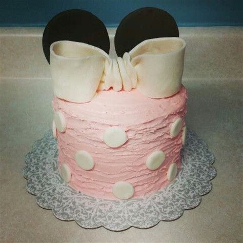 Minnie Mouse Buttercream Cake Buttercream Cake Cake Decorating
