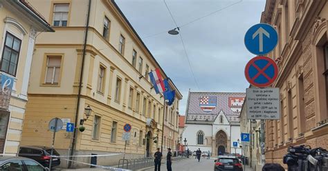 Galerija Šok na Markovu trgu Muškarac se polio benzinom i zapalio