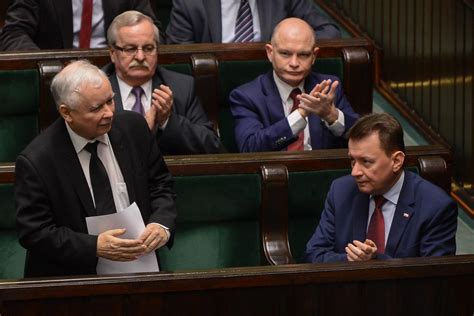 Opozycja nie ma szans z PiS Partia Kaczyńskiego deklasuje rywali Nowy