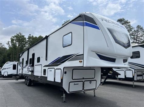 Rvs With A Loft You Ll Love This Feature Rvs Campers Trailers