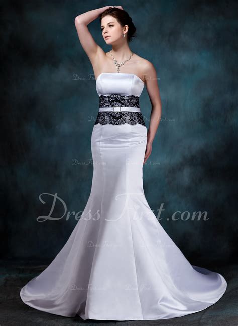 Trumpet Mermaid Strapless Chapel Train Satin Wedding Dress With Lace
