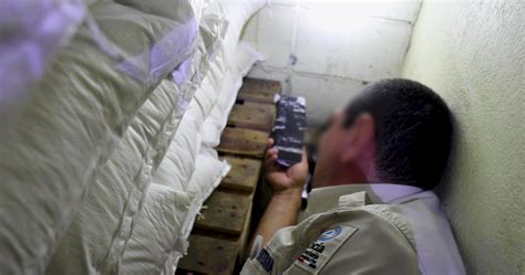 Decomisados 18 celulares 21 armas blancas y 20 chips telefónicos a