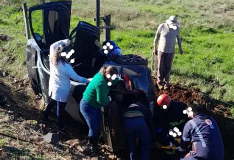 Três Passos News Acidente na ERS 163 deixa motorista ferido entre