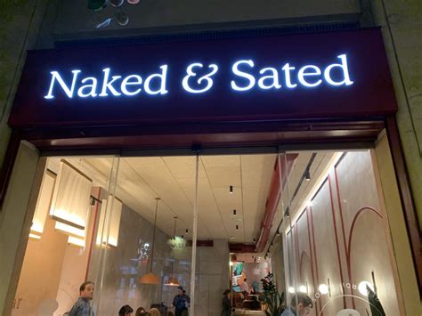 Naked Sated Valencia Gaudaru