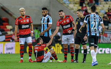 Jornal Correio Após denúncia no STJD Flamengo é punido por cantos