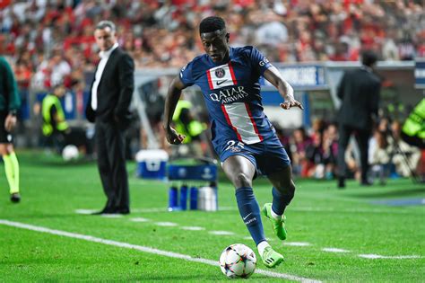 Psg Nuno Mendes Est Encore Bless Sport Fr