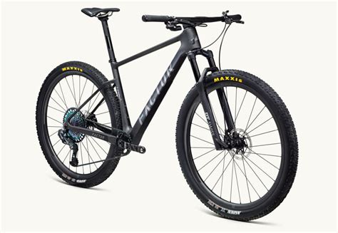 Factor Lando HT Naked Carbon Vires Velo