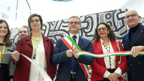 Con il taglio del nastro è ufficiale la mostra Simply Haring è