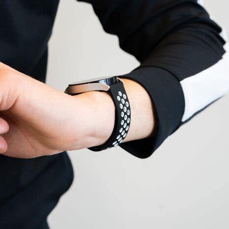 Amazfit Active Sportarmband Deluxe Schwarz Weiß