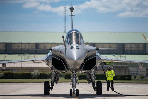 Dassault entrega el primer Rafale a la Fuerza Aérea Helénica