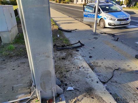 Wypadek na skrzyżowaniu w Opolu Kobieta w ciąży zabrana do szpitala