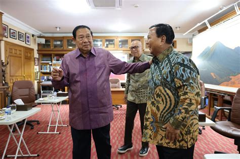 Prabowo Silaturahmi Lebaran Ke SBY Di Cikeas Datang Ke Senior
