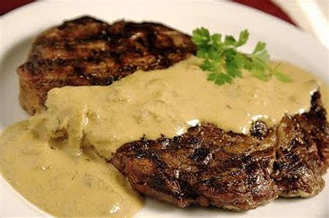 Bife Grelhado Molho de Queijo Parmesão