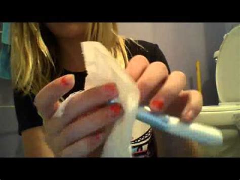 Demonstration Of How To Insert A Tampon
