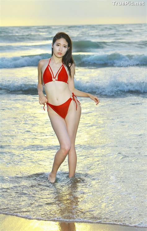 Taiwanese Model Kuma Beautiful Sexy Bikini Girl Under Sunset
