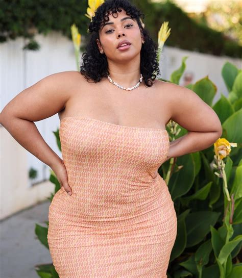 28 Most Famous Plus Size Models From Around The World Pinkvilla