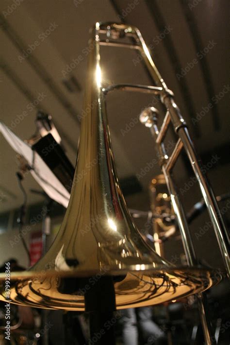 Detailansicht Von Goldenen Big Band Instrument Posaune Trombone Stand