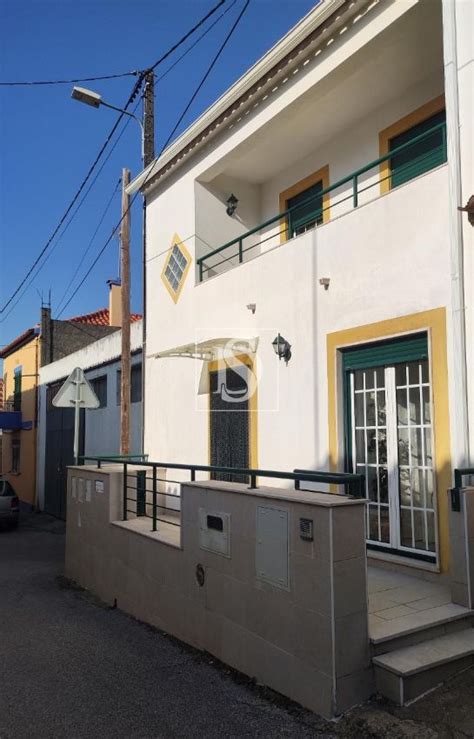 Moradia em banda à venda em Aldeia do Mato e Souto Abrantes idealista