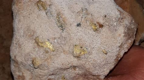 APRENDA COMO ENCONTRAR OURO EM ROCHA DE ARENITO Arenitos