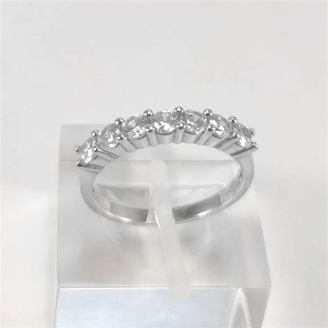 Anillo Plata 7 Zirconias Hecho En Plata De Ley 925 Con Zirconias