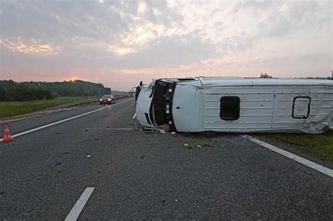 Na autostradzie A4 przewrócił się bus Cztery osoby w szpitalu po