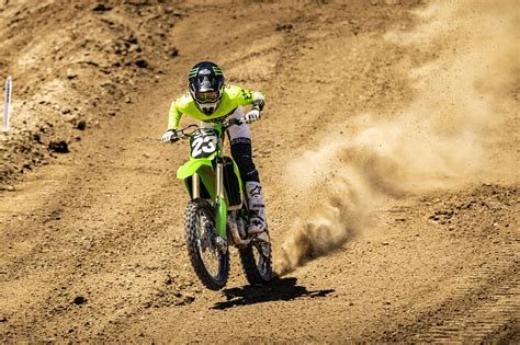 Motorrad Vergleich Kawasaki KX 250 2024 Vs Yamaha YZ 250 LC 2020