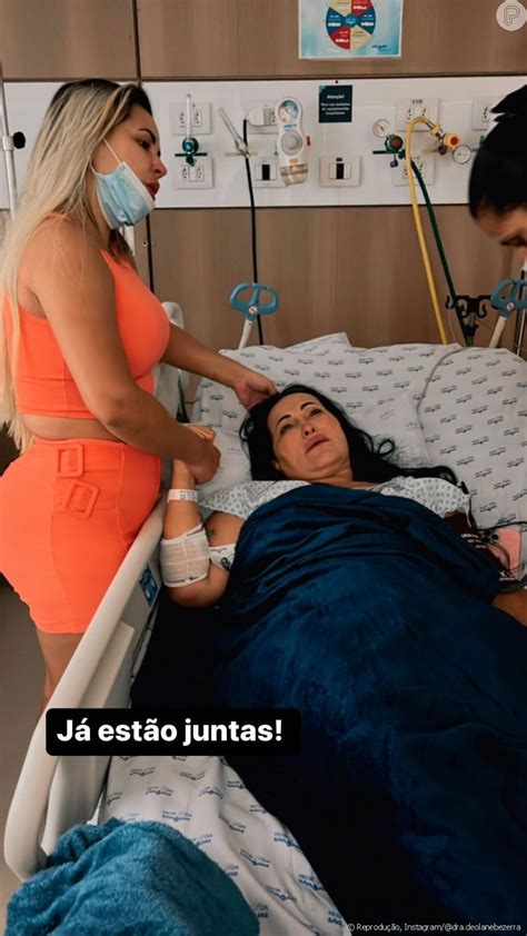 Fora de A Fazenda 2022 Deolane Bezerra chora em hospital ao ver mãe