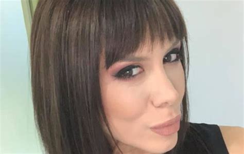 Cum își menține Denise Rifai silueta la 37 de ani Ce dietă ține și ce