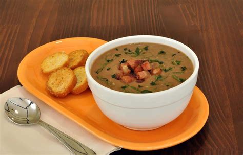 Sopa de feijão cremosa Guia da Cozinha