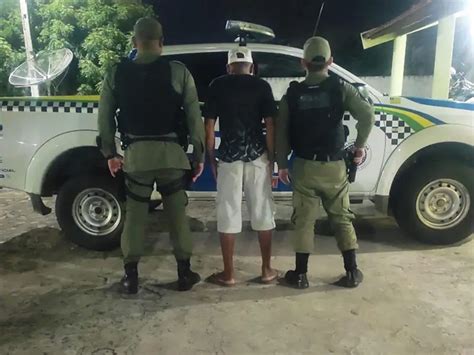 Homem é preso após invadir casa e tentar agredir ex companheira em