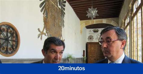El presidente del TSJA traslada a la Administración la necesidad de