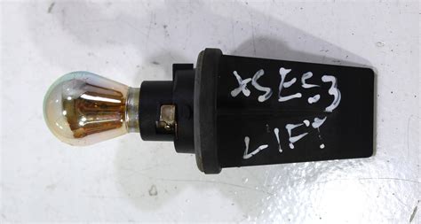 GNIAZDO ŻARÓWKI KIERUNKOWSKAZU BMW X5 E53 LIFT 63126916102 za 40 zł z