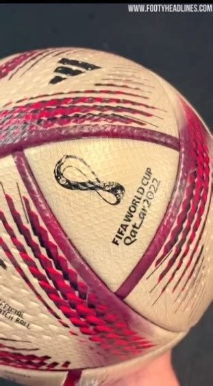 Pelota oficial El balón Al Hilm que se usará en la final del Mundial